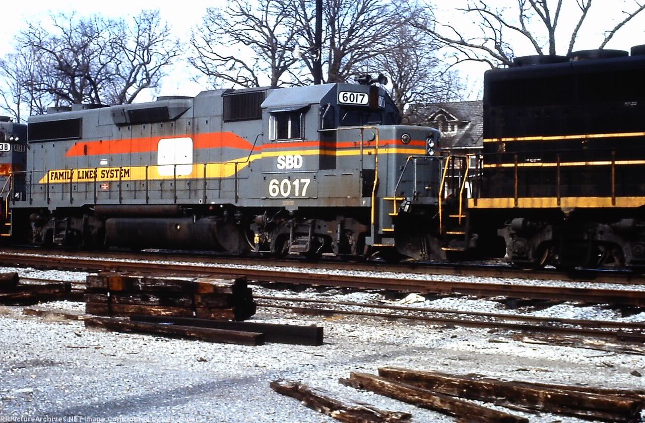 SBD 6017 GP38-2